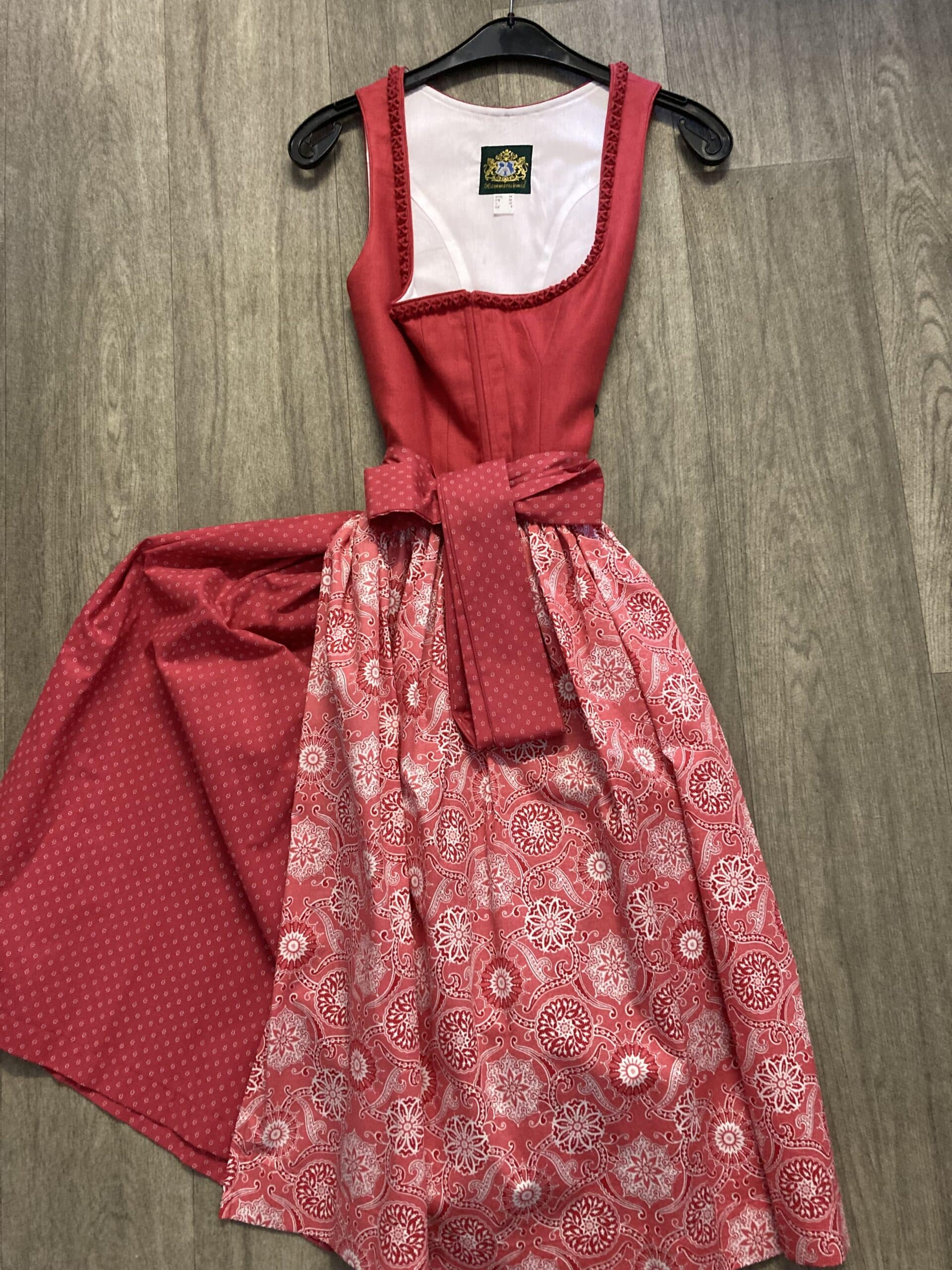 Dirndl Rot Wiessee 241 2132/70 - Pöllinger Leder & Trachten